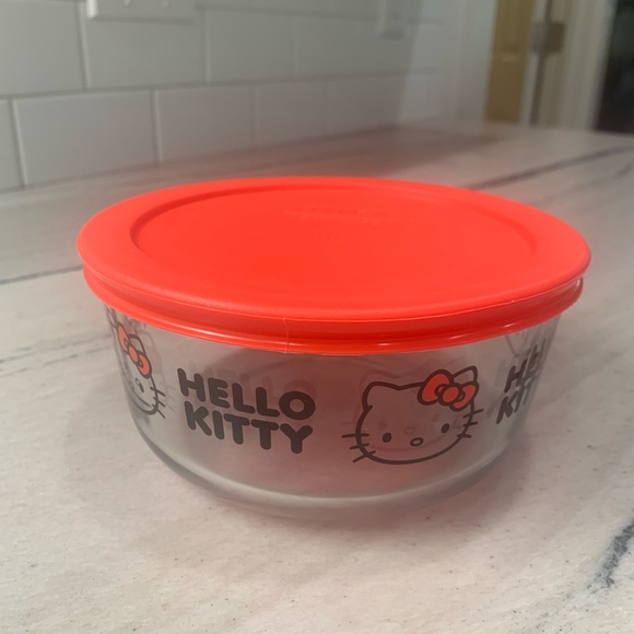 Pyrex | Kitchen | Sale New Pyrex Hello Kitty Container With Lid | Poshmark